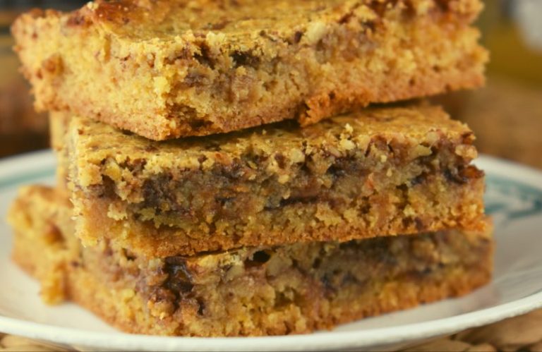 Caramel Pecan Bars with Yellow Cake Mix Recipe - These Old Cookbooks